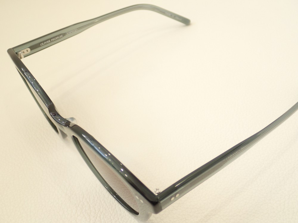 OLIVER PEOPLES(オリバーピープルズ)「Ebonee」新作サングラス入荷しました。 ｜ oomiya和歌山本店アイウェアブログ