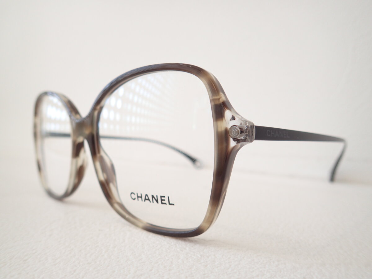 春夏にふさわしい清涼感ある仕上がり｜シャネル（CHANEL）「3399」 ｜ oomiya和歌山本店アイウェアブログ