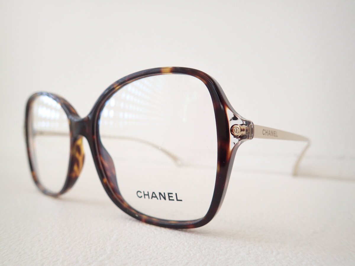 春夏にふさわしい清涼感ある仕上がり｜シャネル（CHANEL）「3399」 ｜ oomiya和歌山本店アイウェアブログ