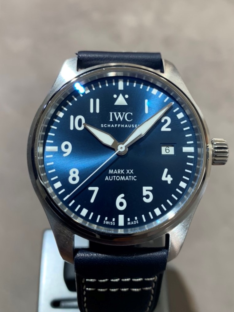【IWC】再入荷のお知らせ！今話題のパイロットウォッチ「マーク20」 ｜ oomiya 京都店ブログ - 正規輸入時計専門店