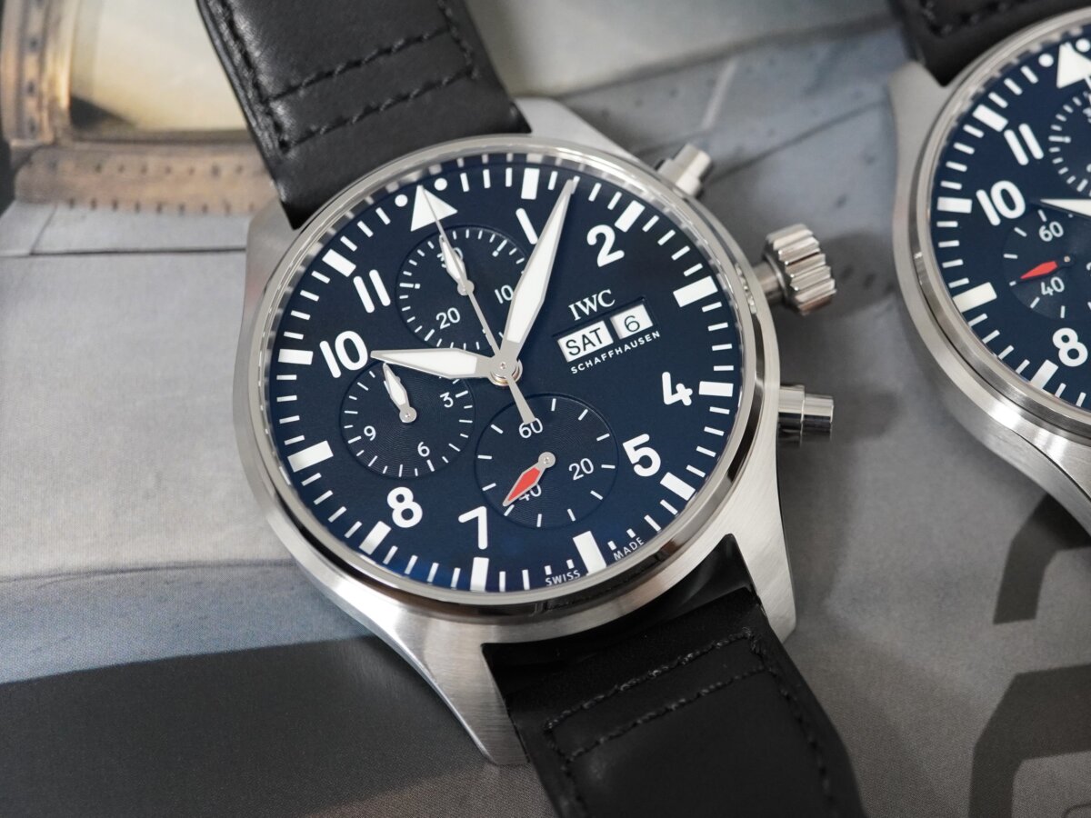 【2022年新作情報】IWC パイロット・ウォッチ・クロノグラフ 43の新旧モデルを徹底レビュー IW378001 IW377709 ｜ oomiya 心斎橋店ブログ - 正規輸入時計専門店