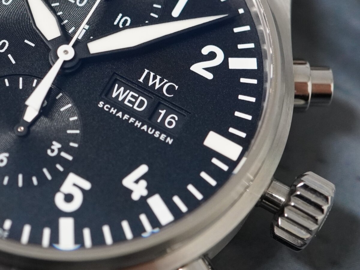 【2022年新作情報】IWC パイロット・ウォッチ・クロノグラフ 43の新旧モデルを徹底レビュー IW378001 IW377709 ｜ oomiya 心斎橋店ブログ - 正規輸入時計専門店