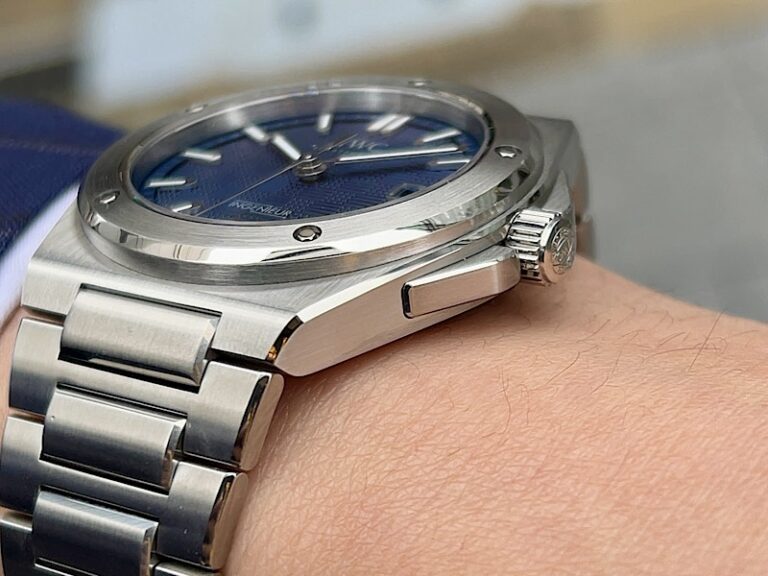 爽やかなブルーダイアルのラグスポウォッチ？？”インヂュニア・オートマティック 40”（IW328907）～IWC～ ｜ oomiya 心斎橋店ブログ - 正規輸入時計専門店